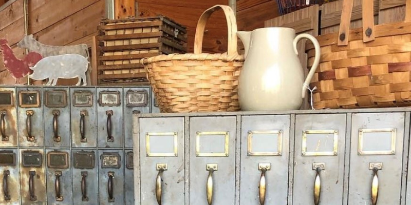 10 of My Best Tips for Vintage Estate Sale Shopping